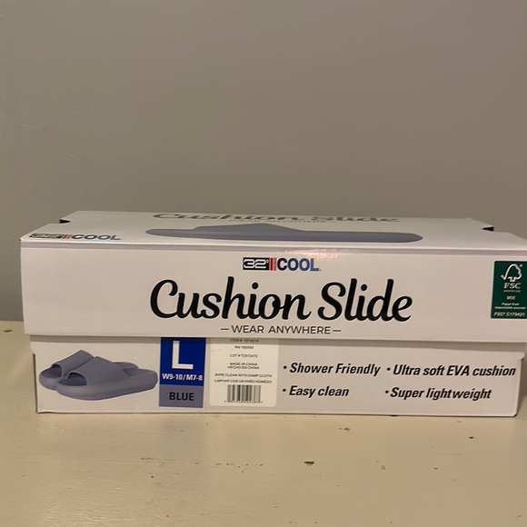 32 Degrees | Shoes | Nwt Blue 32 Degrees Cool Slides Size 9 | Poshmark